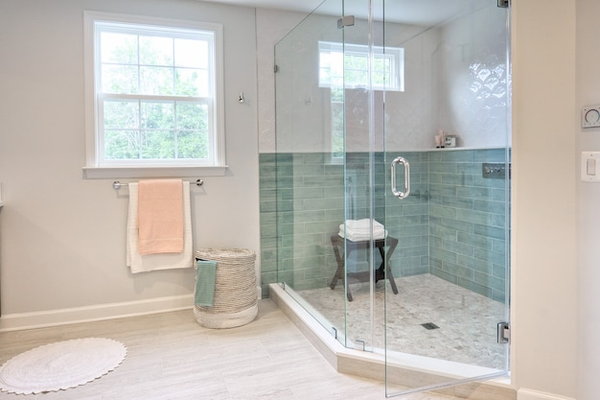 Top Trends in Glass Shower Doors for 2025: What's In and What's Out?